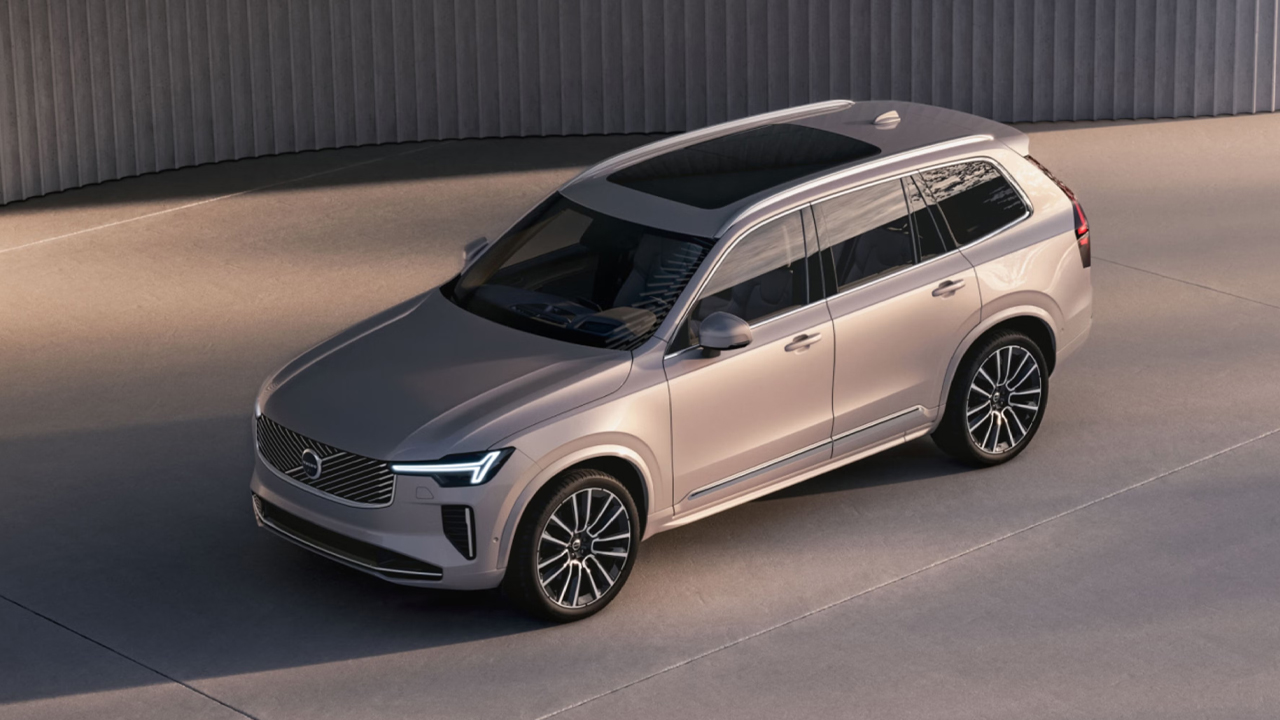 شركة Volvo تحتفل بـ98 عامًا من الريادة والابتكار – دوس بنزين